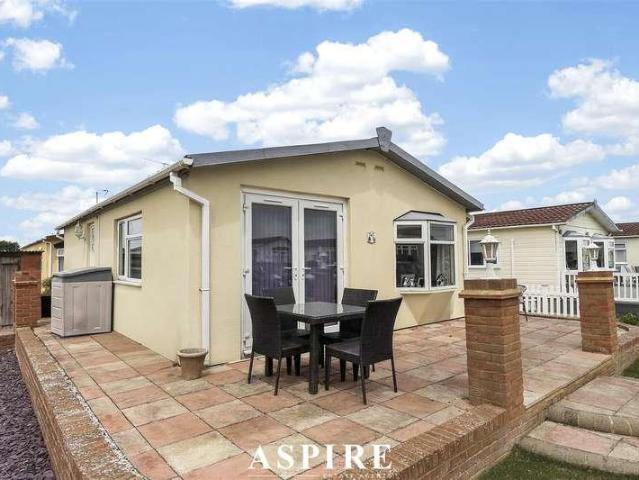 2 bed property for sale