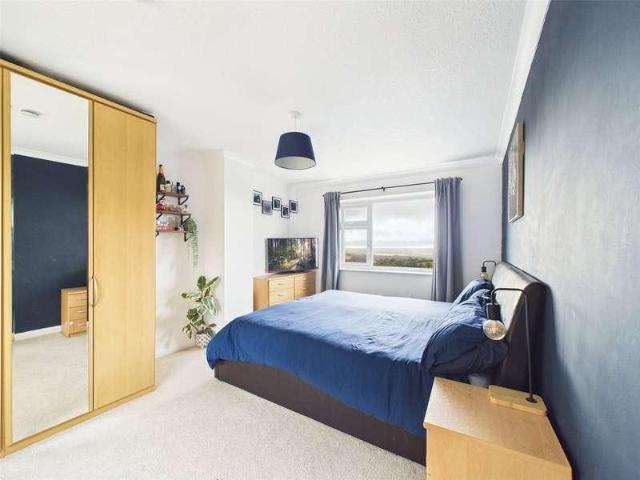 2 bed property for sale