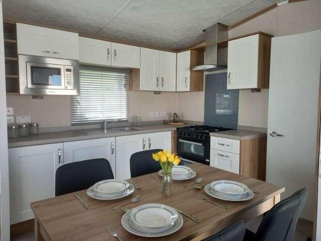 2 bed property for sale