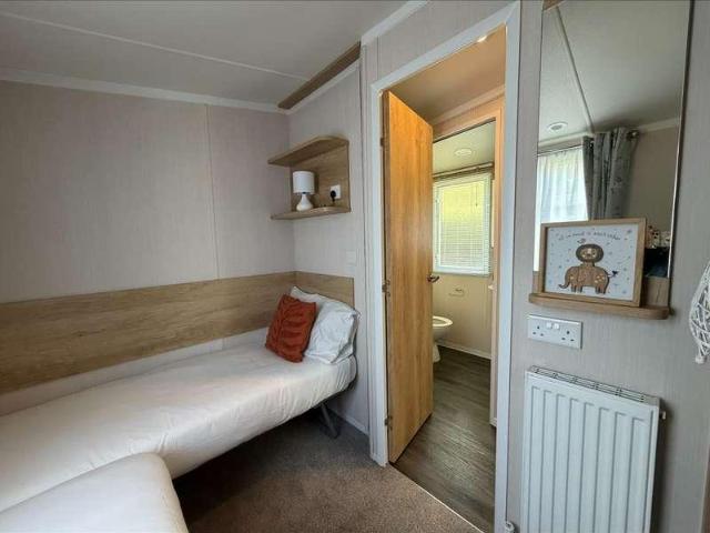 2 bed property for sale