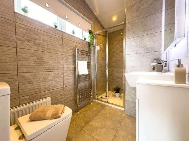 2 bed property for sale