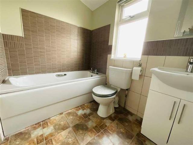 2 bed property for sale