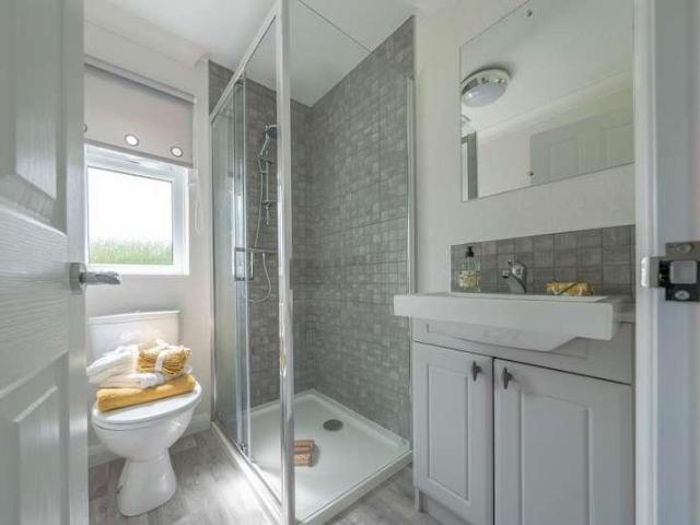 2 bed property for sale