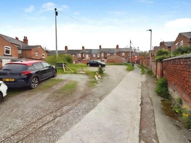 2 bed property for sale