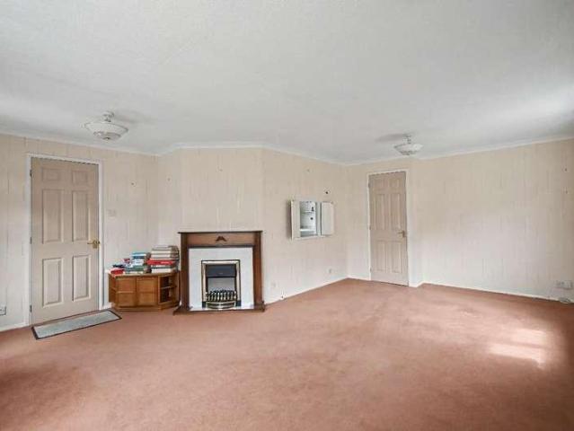 2 bed property for sale