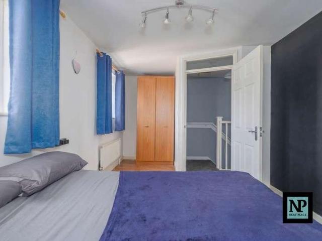 2 bed property for sale