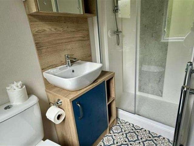 2 bed property for sale