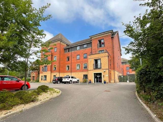 2 bed property for sale