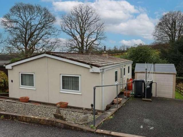 2 bed property for sale
