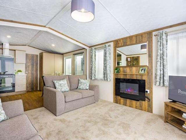 2 bed property for sale