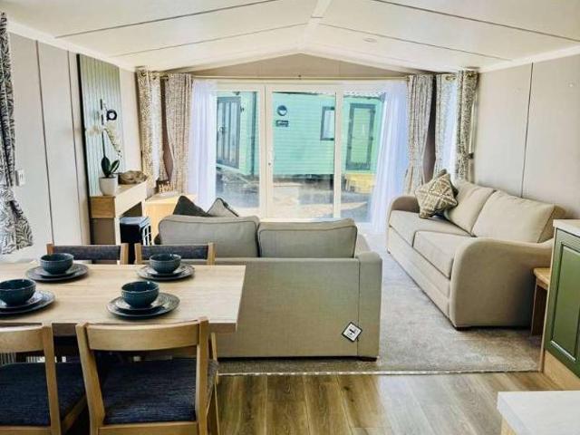2 bed property for sale
