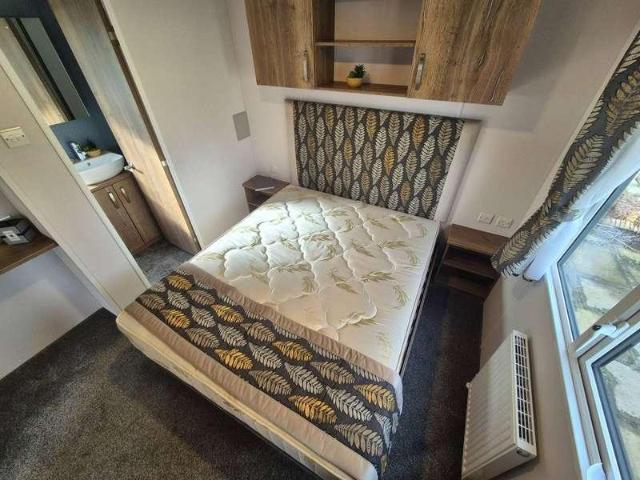 2 bed property for sale