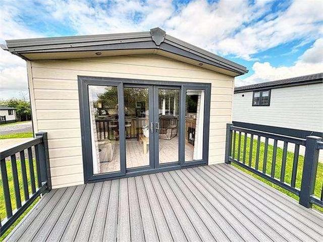 2 bed property for sale