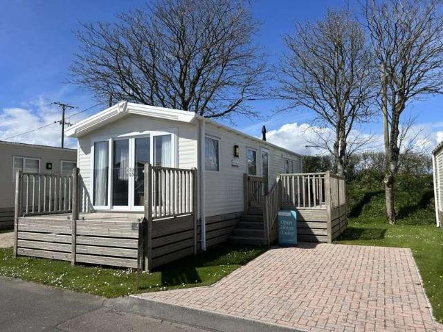 2 bed property for sale