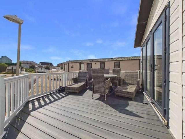 2 bed property for sale