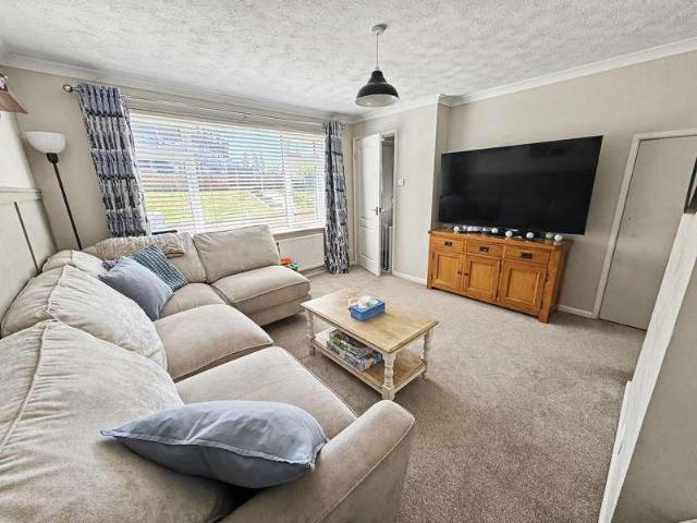 2 bed property for sale