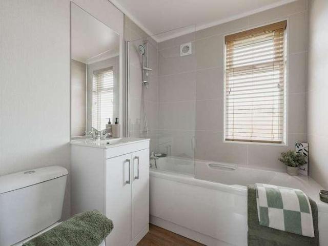 2 bed property for sale