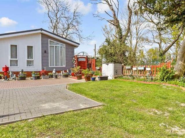2 bed property for sale