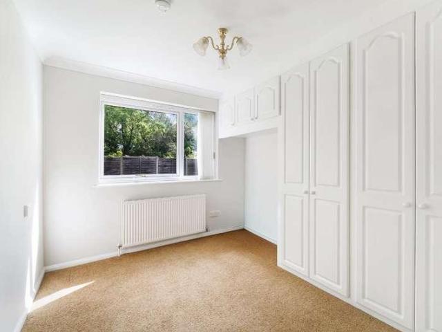 2 bed property for sale