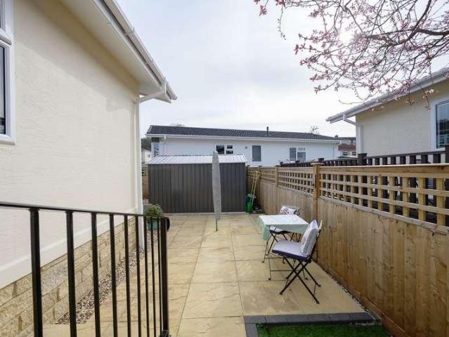 2 bed property for sale