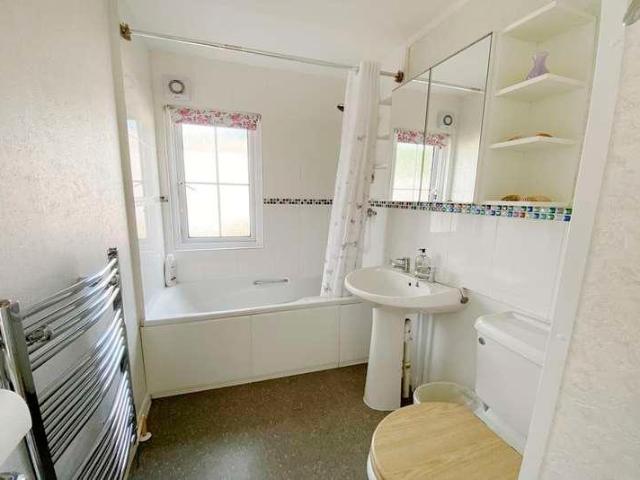 2 bed property for sale