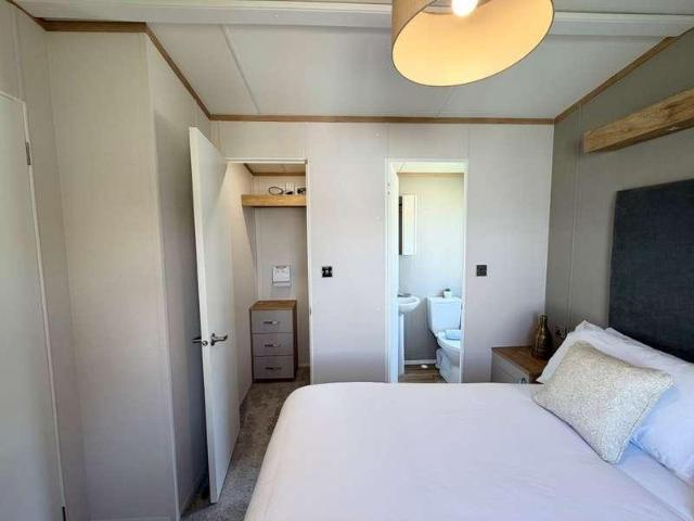 2 bed property for sale