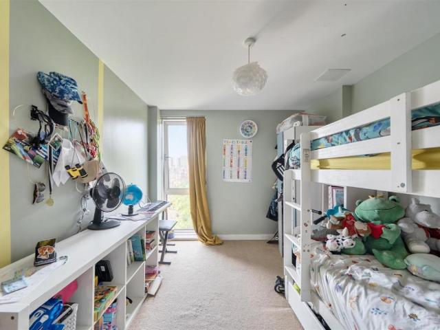 2 bed property for sale