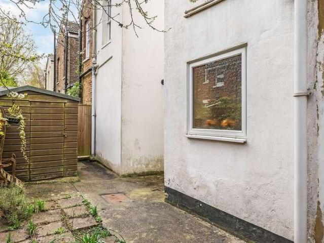 2 bed property for sale