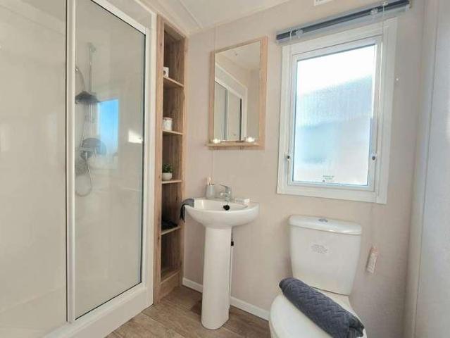 2 bed property for sale