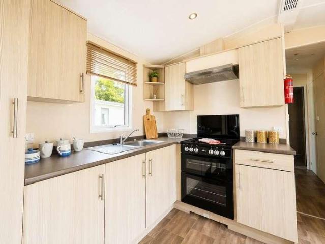 2 bed property for sale