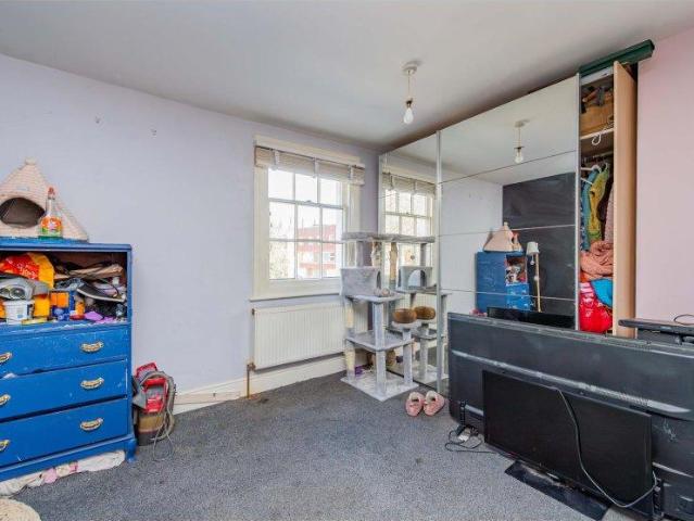 2 bed property for sale