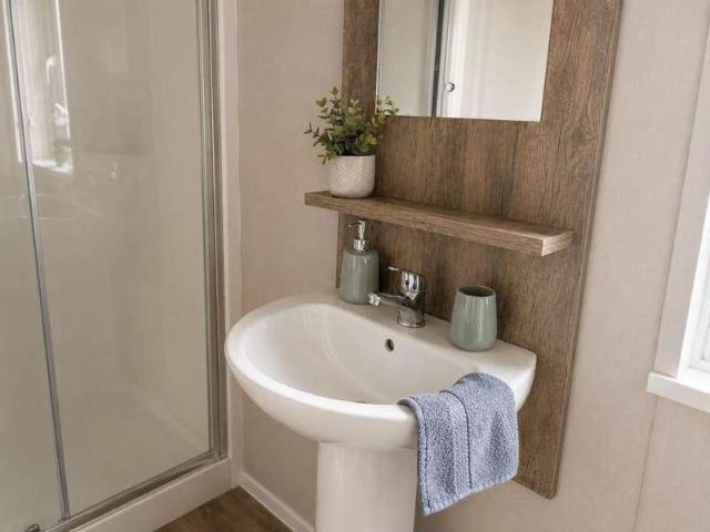 2 bed property for sale
