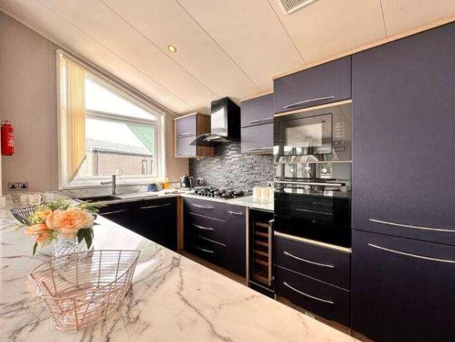 2 bed property for sale
