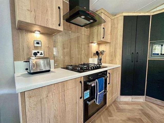 2 bed property for sale