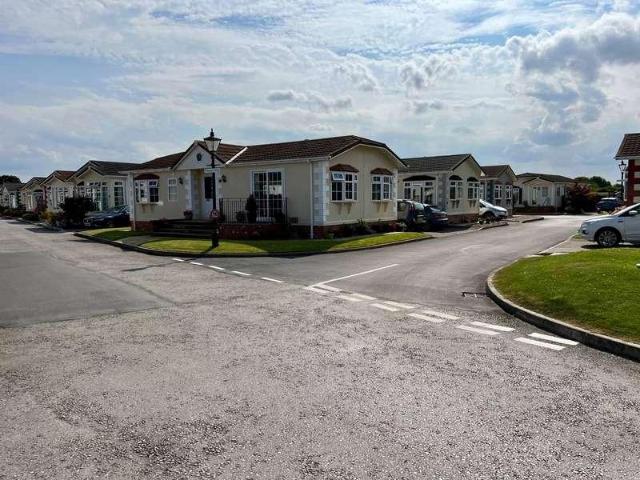 2 bed property for sale