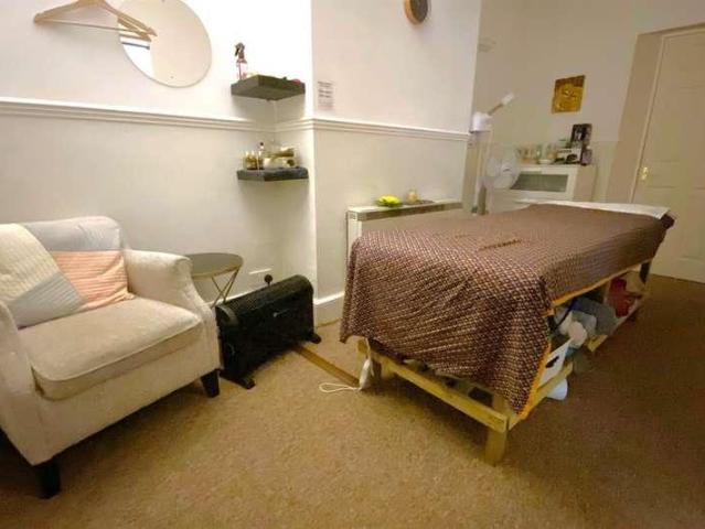 2 bed property for sale