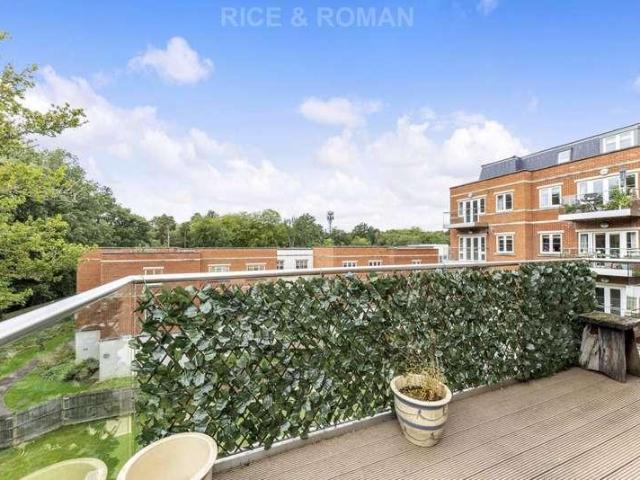 2 bed property for sale
