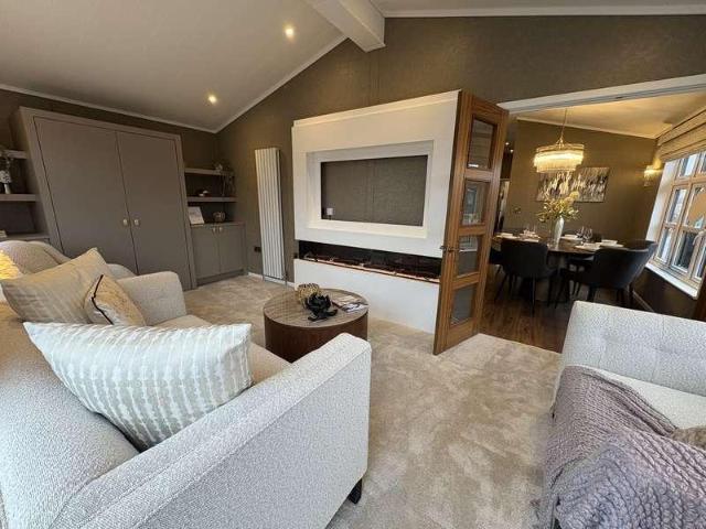 2 bed property for sale