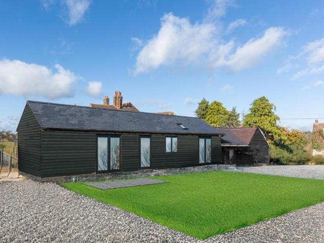 2 bed property for sale