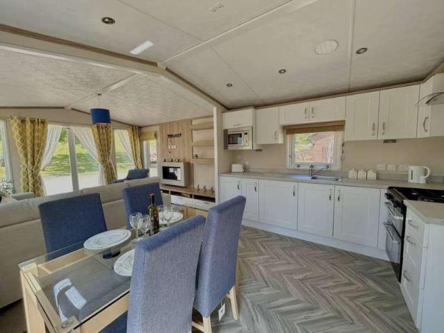 2 bed property for sale