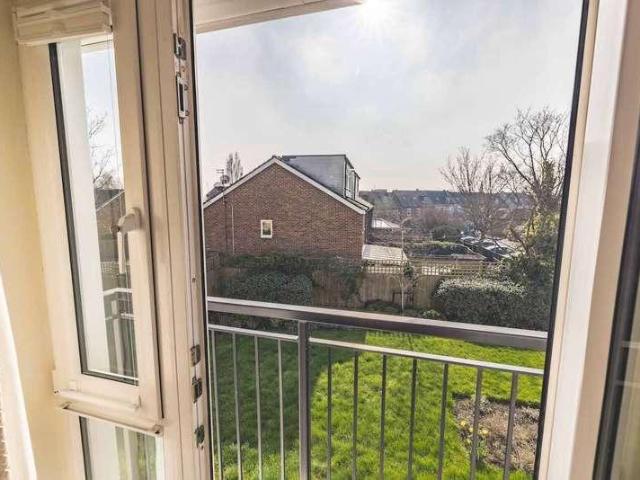 2 bed property for sale