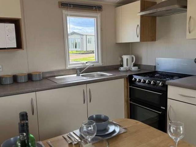 2 bed property for sale