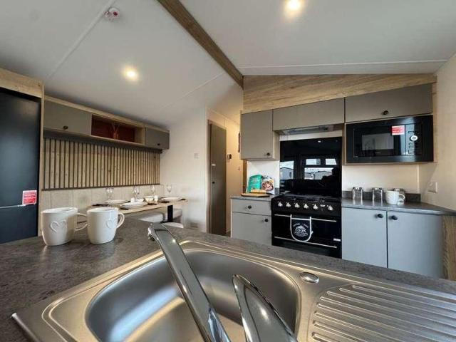 2 bed property for sale