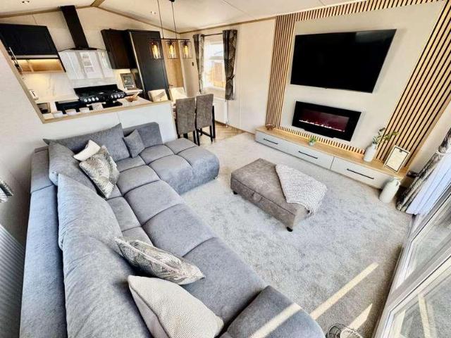 2 bed property for sale
