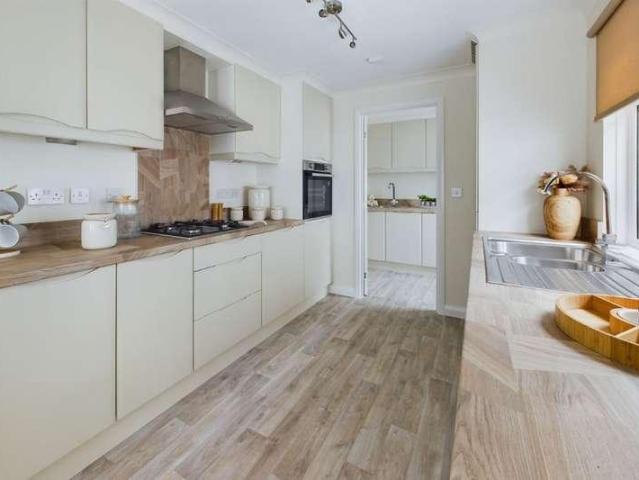 2 bed property for sale