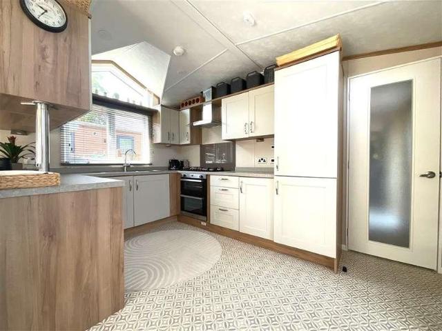 2 bed property for sale