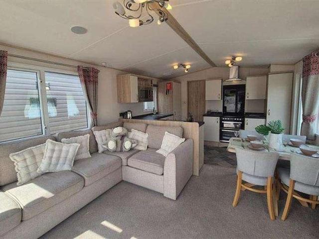 2 bed property for sale