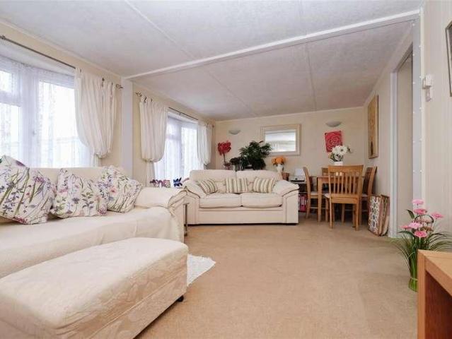 2 bed property for sale