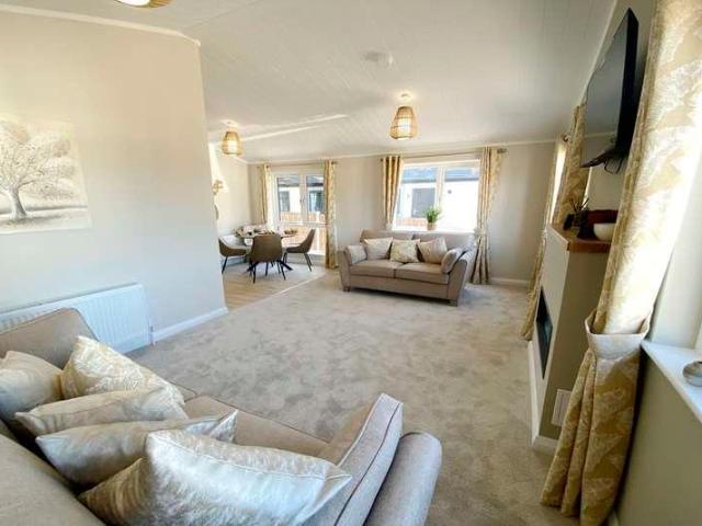 2 bed property for sale