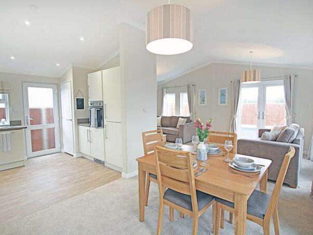 2 bed property for sale